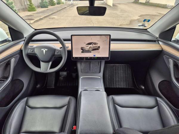 Balts Tesla Model Y 2023 Mažeikiai, ar dzinēja tilpumu 0.00 L un nobraukumu 111 tūkst. km par 21900 €, foto 10 vietnē AUTOMOTO.COM.LV