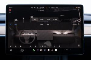 Белый Тесла Модель Y 2023 в Рига, объемом двигателя 0.00 л и пробегом 62 тыс. км за 39500 €, фото 19 на AUTOMOTO.COM.LV