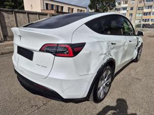 Balts Tesla Model Y 2023 Mažeikiai, ar dzinēja tilpumu 0.00 L un nobraukumu 111 tūkst. km par 20400 €, foto 5 vietnē AUTOMOTO.COM.LV