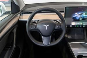 Белый Тесла Модель Y 2023 в Вильнюс, объемом двигателя 0.00 л и пробегом 157 тыс. км за 25990 €, фото 15 на AUTOMOTO.COM.LV