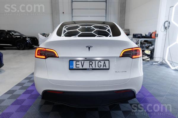 Белый Тесла Модель Y 2023 в Рига, объемом двигателя 0.00 л и пробегом 41 тыс. км за 36490 €, фото 7 на AUTOMOTO.COM.LV