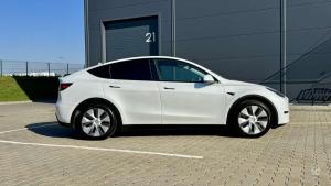 Balts Tesla Model Y 2023 Viļņa, ar dzinēja tilpumu 0.00 L un nobraukumu 50 tūkst. km par 28500 €, foto 6 vietnē AUTOMOTO.COM.LV