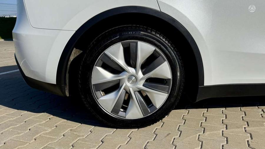 Balts Tesla Model Y 2023 Viļņa, ar dzinēja tilpumu 0.00 L un nobraukumu 50 tūkst. km par 28500 €, foto 10 vietnē AUTOMOTO.COM.LV