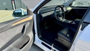 Balts Tesla Model Y 2023 Viļņa, ar dzinēja tilpumu 0.00 L un nobraukumu 50 tūkst. km par 28500 €, foto 13 vietnē AUTOMOTO.COM.LV