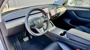 Balts Tesla Model Y 2023 Viļņa, ar dzinēja tilpumu 0.00 L un nobraukumu 50 tūkst. km par 28500 €, foto 14 vietnē AUTOMOTO.COM.LV