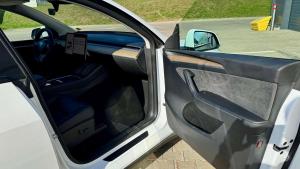 Balts Tesla Model Y 2023 Viļņa, ar dzinēja tilpumu 0.00 L un nobraukumu 50 tūkst. km par 28500 €, foto 20 vietnē AUTOMOTO.COM.LV