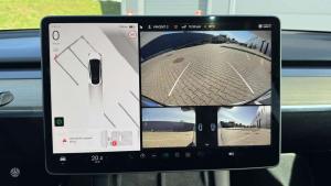 Balts Tesla Model Y 2023 Viļņa, ar dzinēja tilpumu 0.00 L un nobraukumu 50 tūkst. km par 28500 €, foto 25 vietnē AUTOMOTO.COM.LV