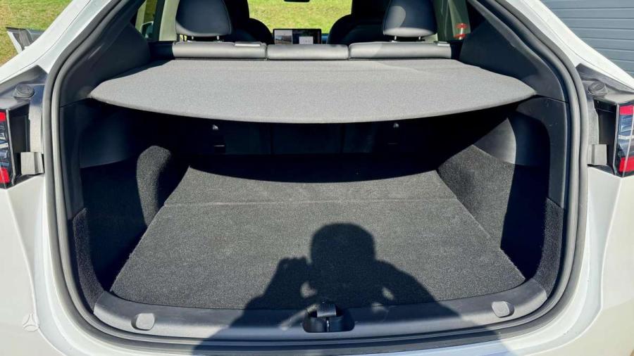 Balts Tesla Model Y 2023 Viļņa, ar dzinēja tilpumu 0.00 L un nobraukumu 50 tūkst. km par 28500 €, foto 28 vietnē AUTOMOTO.COM.LV