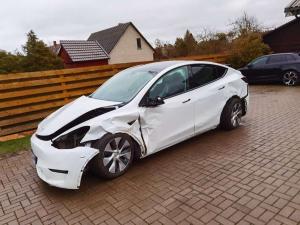 Balts Tesla Model Y 2024 Kauņa, ar dzinēja tilpumu 0.00 L un nobraukumu 35 tūkst. km par 10600 €, foto 14 vietnē AUTOMOTO.COM.LV