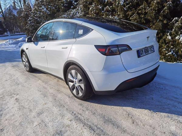 Balts Tesla Model Y 2024 Kauņa, ar dzinēja tilpumu 0.00 L un nobraukumu 48 tūkst. km par 16700 €, foto 1 vietnē AUTOMOTO.COM.LV