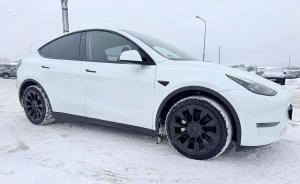 Balts Tesla Model Y 2024 Šauļi, ar dzinēja tilpumu 0.00 L un nobraukumu 88 tūkst. km par 29400 €, foto 3 vietnē AUTOMOTO.COM.LV