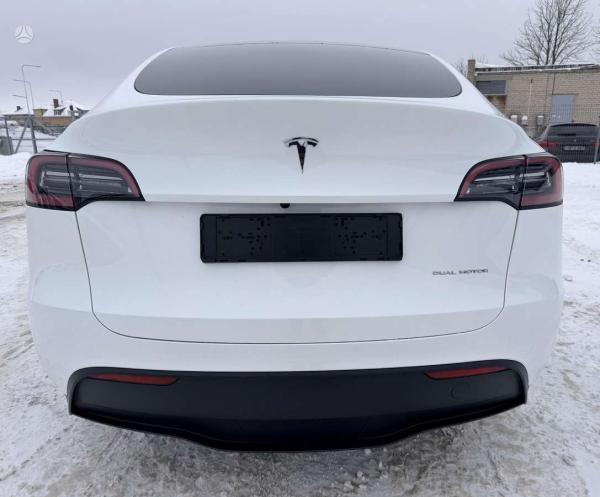 Balts Tesla Model Y 2024 Šauļi, ar dzinēja tilpumu 0.00 L un nobraukumu 88 tūkst. km par 29400 €, foto 5 vietnē AUTOMOTO.COM.LV
