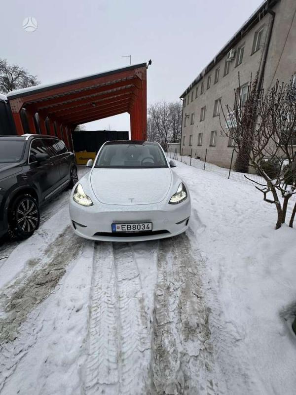 Balts Tesla Model Y 2024 Kauņa, ar dzinēja tilpumu 0.00 L un nobraukumu 39 tūkst. km par 42500 €, foto 2 vietnē AUTOMOTO.COM.LV