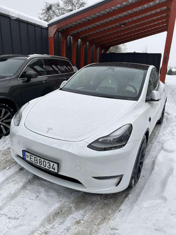 Balts Tesla Model Y 2024 Kauņa, ar dzinēja tilpumu 0.00 L un nobraukumu 39 tūkst. km par 42500 €, foto 3 vietnē AUTOMOTO.COM.LV