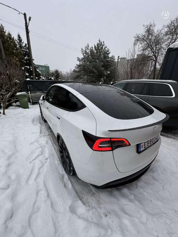 Balts Tesla Model Y 2024 Kauņa, ar dzinēja tilpumu 0.00 L un nobraukumu 39 tūkst. km par 42500 €, foto 4 vietnē AUTOMOTO.COM.LV