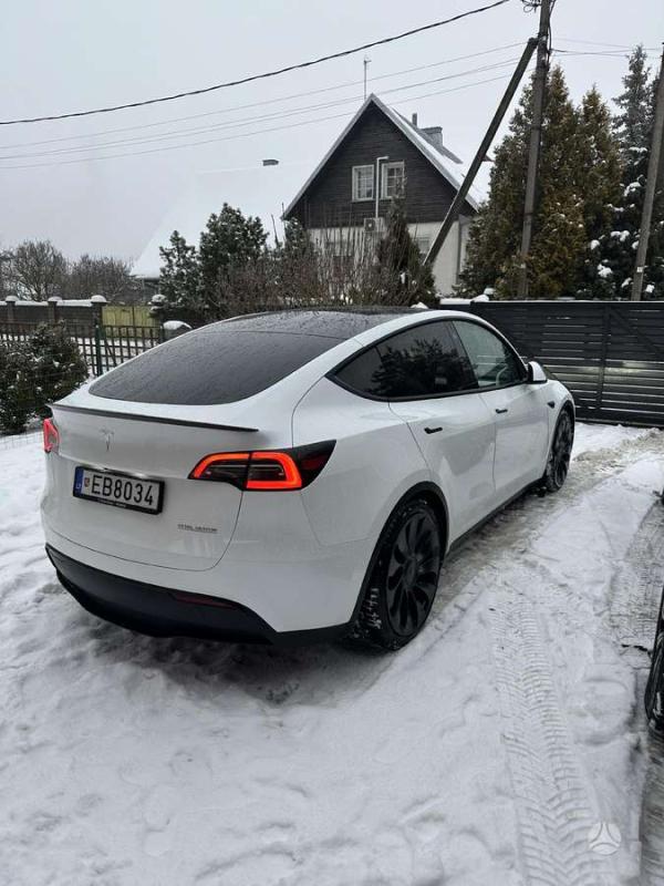 Balts Tesla Model Y 2024 Kauņa, ar dzinēja tilpumu 0.00 L un nobraukumu 39 tūkst. km par 42500 €, foto 5 vietnē AUTOMOTO.COM.LV