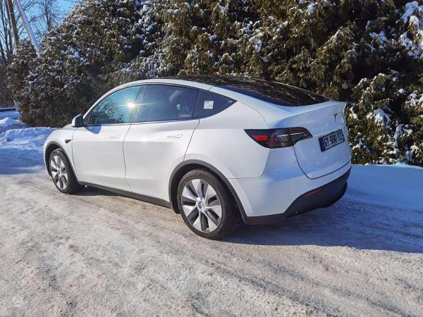 Balts Tesla Model Y 2024 Kauņa, ar dzinēja tilpumu 0.00 L un nobraukumu 48 tūkst. km par 15500 €, foto 1 vietnē AUTOMOTO.COM.LV