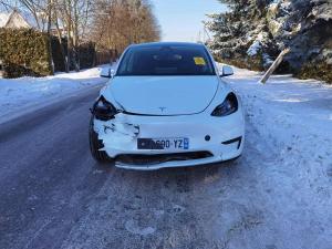 Balts Tesla Model Y 2024 Kauņa, ar dzinēja tilpumu 0.00 L un nobraukumu 48 tūkst. km par 15500 €, foto 37 vietnē AUTOMOTO.COM.LV