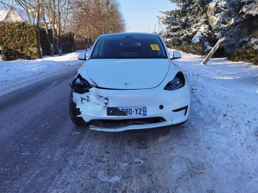 Balts Tesla Model Y 2024 Kauņa, ar dzinēja tilpumu 0.00 L un nobraukumu 48 tūkst. km par 15500 €, foto 37 vietnē AUTOMOTO.COM.LV