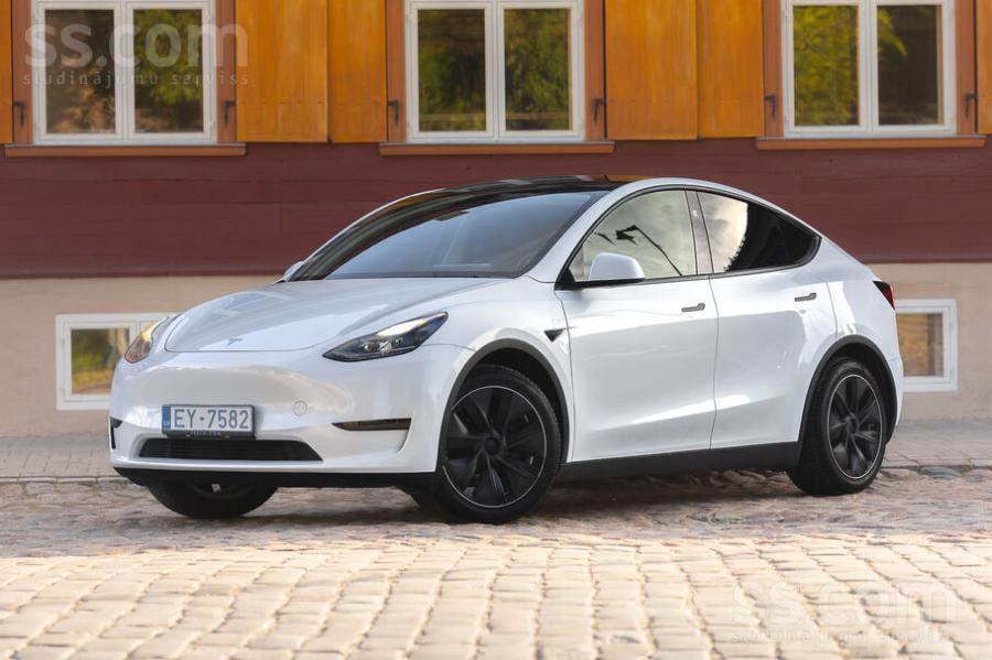 Белый Тесла Модель Y 2024 в Елгава, объемом двигателя 0.00 л и пробегом 30 тыс. км за 35000 €, фото 4 на AUTOMOTO.COM.LV