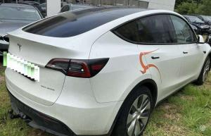 Balts Tesla Model Y 2024 Kauņa, ar dzinēja tilpumu 0.00 L un nobraukumu 68 tūkst. km par 29490 €, foto 3 vietnē AUTOMOTO.COM.LV
