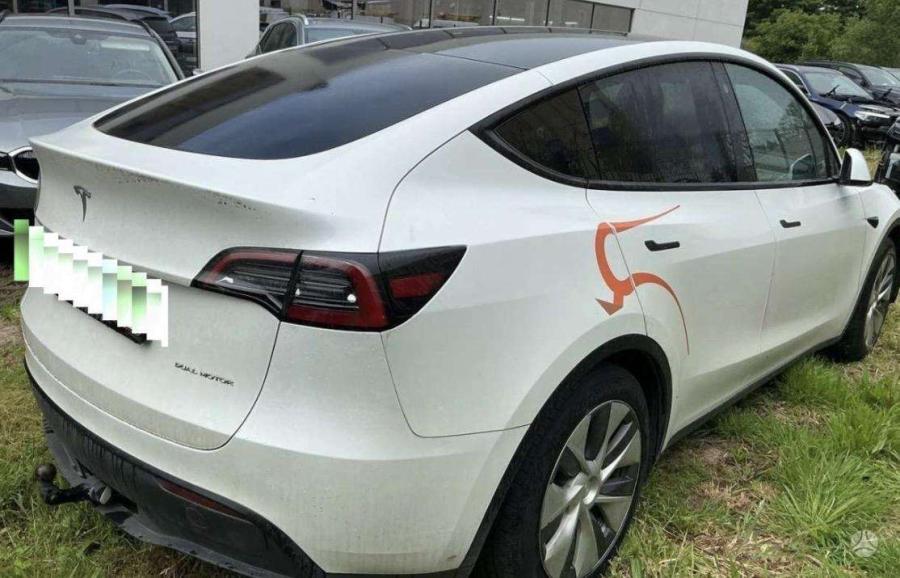Balts Tesla Model Y 2024 Kauņa, ar dzinēja tilpumu 0.00 L un nobraukumu 68 tūkst. km par 29490 €, foto 3 vietnē AUTOMOTO.COM.LV