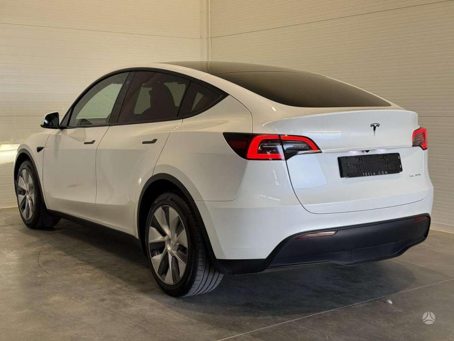 Balts Tesla Model Y 2024 Viļņa, ar dzinēja tilpumu 0.00 L un nobraukumu 66 tūkst. km par 33950 €, foto 5 vietnē AUTOMOTO.COM.LV