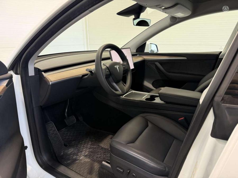 Balts Tesla Model Y 2024 Viļņa, ar dzinēja tilpumu 0.00 L un nobraukumu 66 tūkst. km par 33950 €, foto 8 vietnē AUTOMOTO.COM.LV