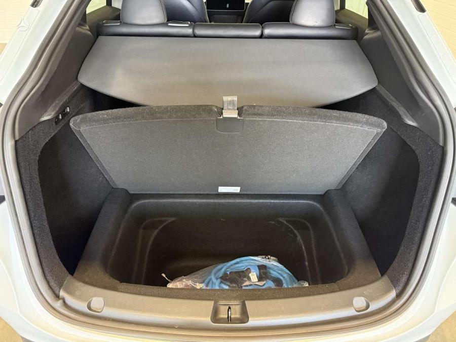 Balts Tesla Model Y 2024 Viļņa, ar dzinēja tilpumu 0.00 L un nobraukumu 66 tūkst. km par 33950 €, foto 13 vietnē AUTOMOTO.COM.LV
