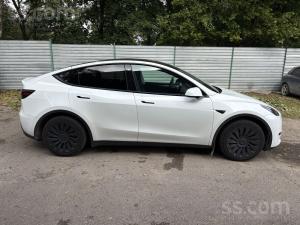 Balts Tesla Model Y 2024 Rīga, ar dzinēja tilpumu 0.00 L un nobraukumu 41 tūkst. km par 34000 €, foto 3 vietnē AUTOMOTO.COM.LV
