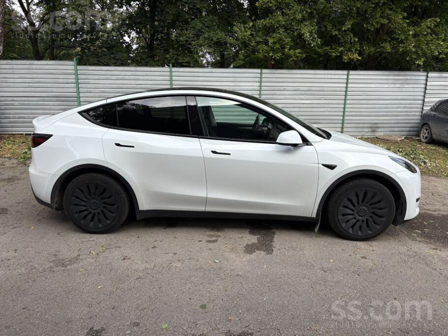 Balts Tesla Model Y 2024 Rīga, ar dzinēja tilpumu 0.00 L un nobraukumu 41 tūkst. km par 34000 €, foto 3 vietnē AUTOMOTO.COM.LV