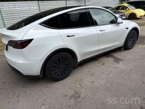 Balts Tesla Model Y 2024 Rīga, ar dzinēja tilpumu 0.00 L un nobraukumu 41 tūkst. km par 34000 €, foto 4 vietnē AUTOMOTO.COM.LV