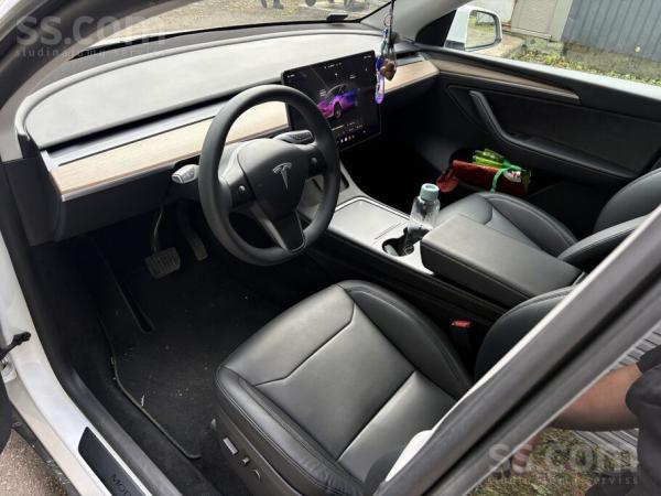 Balts Tesla Model Y 2024 Rīga, ar dzinēja tilpumu 0.00 L un nobraukumu 41 tūkst. km par 34000 €, foto 7 vietnē AUTOMOTO.COM.LV