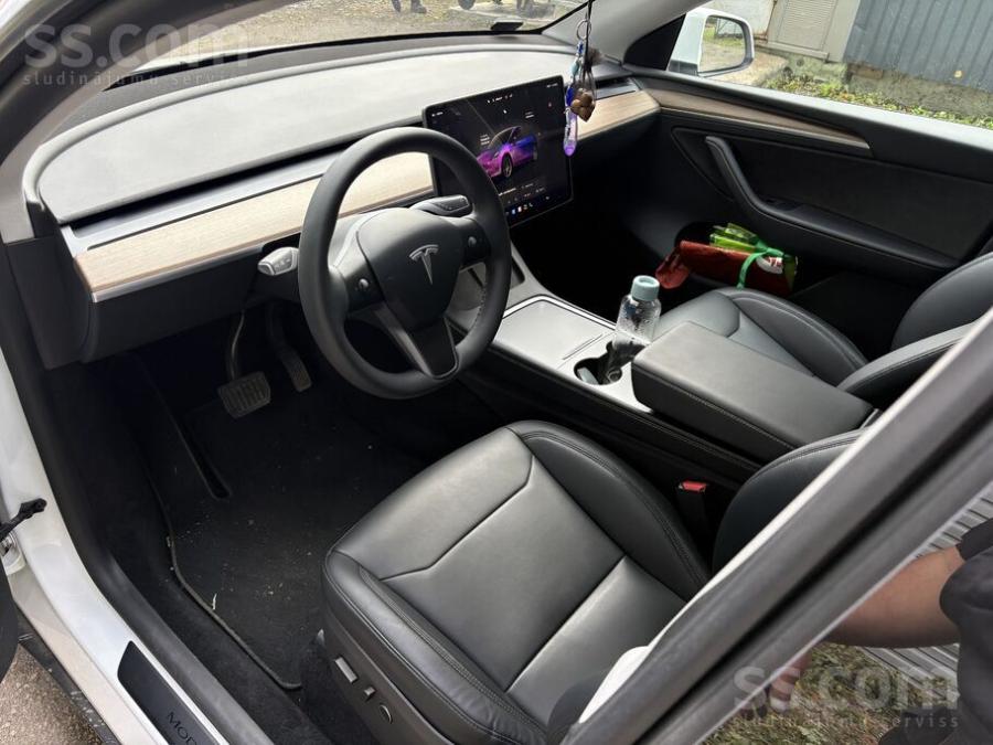Balts Tesla Model Y 2024 Rīga, ar dzinēja tilpumu 0.00 L un nobraukumu 41 tūkst. km par 34000 €, foto 8 vietnē AUTOMOTO.COM.LV