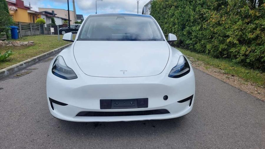 Balts Tesla Model Y 2024 Alīta, ar dzinēja tilpumu 0.00 L un nobraukumu 41 tūkst. km par 20350 €, foto 3 vietnē AUTOMOTO.COM.LV