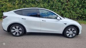 Balts Tesla Model Y 2024 Alīta, ar dzinēja tilpumu 0.00 L un nobraukumu 41 tūkst. km par 20350 €, foto 4 vietnē AUTOMOTO.COM.LV
