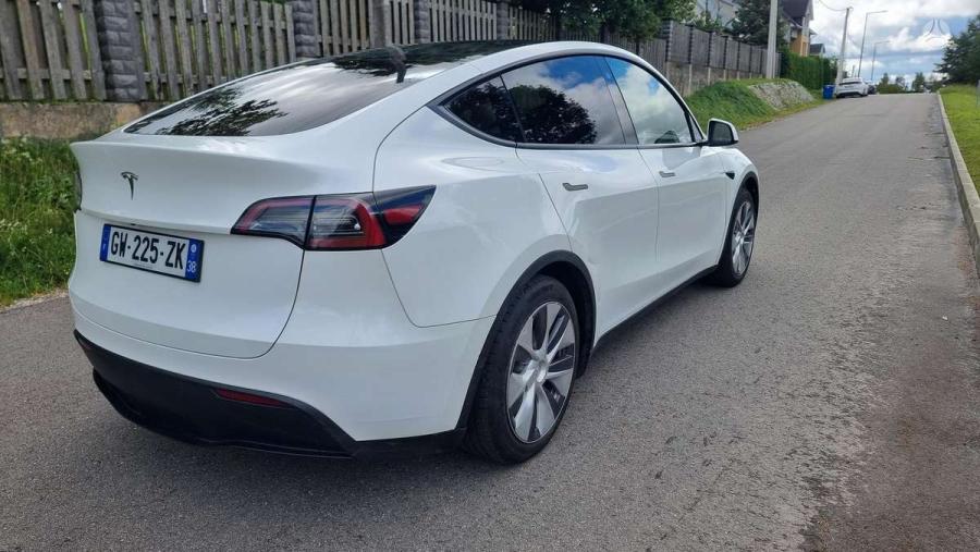 Balts Tesla Model Y 2024 Alīta, ar dzinēja tilpumu 0.00 L un nobraukumu 41 tūkst. km par 20350 €, foto 11 vietnē AUTOMOTO.COM.LV