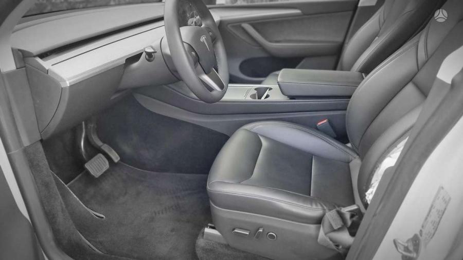 Balts Tesla Model Y 2024 Alīta, ar dzinēja tilpumu 0.00 L un nobraukumu 41 tūkst. km par 20350 €, foto 13 vietnē AUTOMOTO.COM.LV