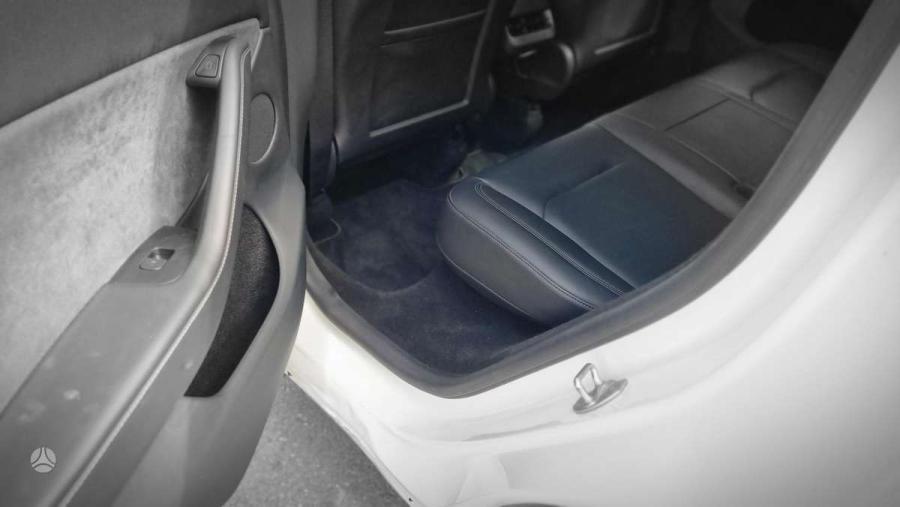 Balts Tesla Model Y 2024 Alīta, ar dzinēja tilpumu 0.00 L un nobraukumu 41 tūkst. km par 20350 €, foto 19 vietnē AUTOMOTO.COM.LV