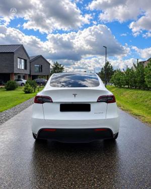 Balts Tesla Model Y 2024 Viļņa, ar dzinēja tilpumu 0.00 L un nobraukumu 104 tūkst. km par 33500 €, foto 6 vietnē AUTOMOTO.COM.LV