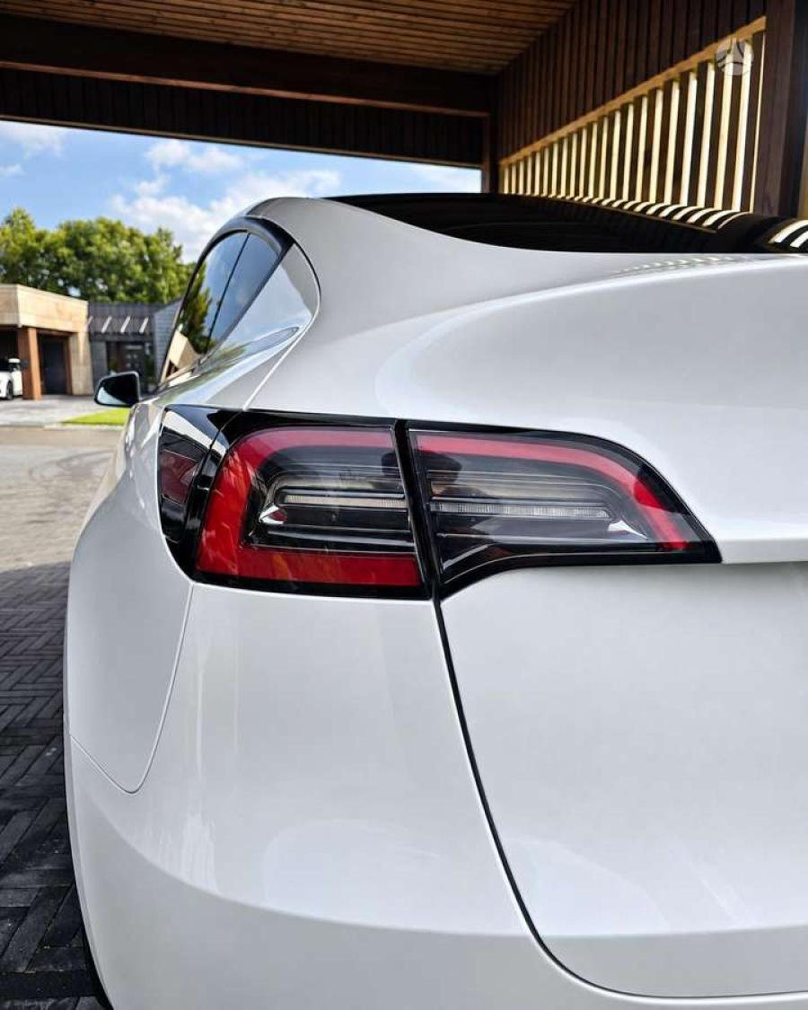 Balts Tesla Model Y 2024 Viļņa, ar dzinēja tilpumu 0.00 L un nobraukumu 104 tūkst. km par 33500 €, foto 11 vietnē AUTOMOTO.COM.LV