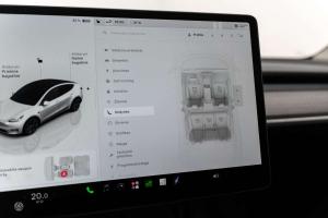 White Tesla Model Y 2024 in Vilnius, with an engine capacity of 0.00 L and mileage of 68 thousand km for 36900 €, photo 24 on AUTOMOTO.COM.LV