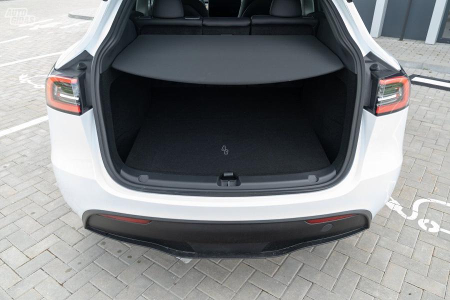 White Tesla Model Y 2025 in Vilnius, with an engine capacity of 0.00 L and mileage of 3 thousand km for 44500 €, photo 15 on AUTOMOTO.COM.LV