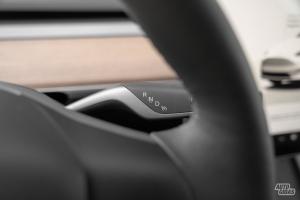 White Tesla Model Y 2025 in Vilnius, with an engine capacity of 0.00 L and mileage of 3 thousand km for 44500 €, photo 28 on AUTOMOTO.COM.LV