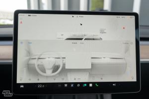 White Tesla Model Y 2025 in Vilnius, with an engine capacity of 0.00 L and mileage of 3 thousand km for 44500 €, photo 34 on AUTOMOTO.COM.LV