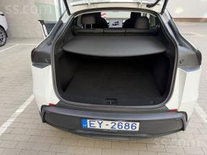 White Tesla Model Y 2025 in Riga, with an engine capacity of 0.00 L and mileage of 13 thousand km for 53500 €, photo 10 on AUTOMOTO.COM.LV