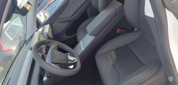 Balts Tesla Model Y 2025 Kauņa, ar dzinēja tilpumu 0.00 L un nobraukumu 35 tūkst. km par 39809 €, foto 8 vietnē AUTOMOTO.COM.LV