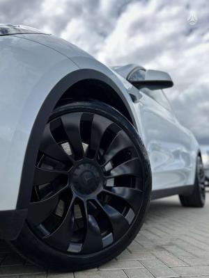 Balts Tesla Model Y 2025 Kauņa, ar dzinēja tilpumu 0.00 L un nobraukumu 7 tūkst. km par 38500 €, foto 4 vietnē AUTOMOTO.COM.LV