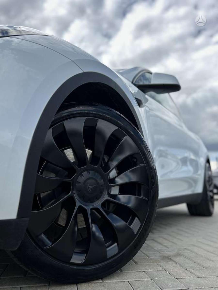 Balts Tesla Model Y 2025 Kauņa, ar dzinēja tilpumu 0.00 L un nobraukumu 7 tūkst. km par 38500 €, foto 4 vietnē AUTOMOTO.COM.LV