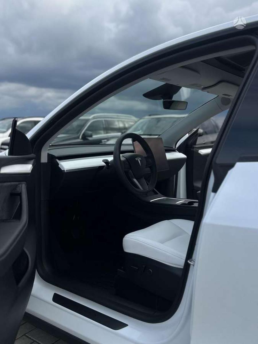 Balts Tesla Model Y 2025 Kauņa, ar dzinēja tilpumu 0.00 L un nobraukumu 7 tūkst. km par 38500 €, foto 17 vietnē AUTOMOTO.COM.LV